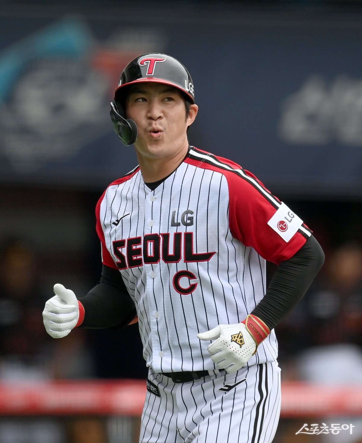 오지환, KBO리그 57번째 150 홈런 [포토]｜스포츠동아