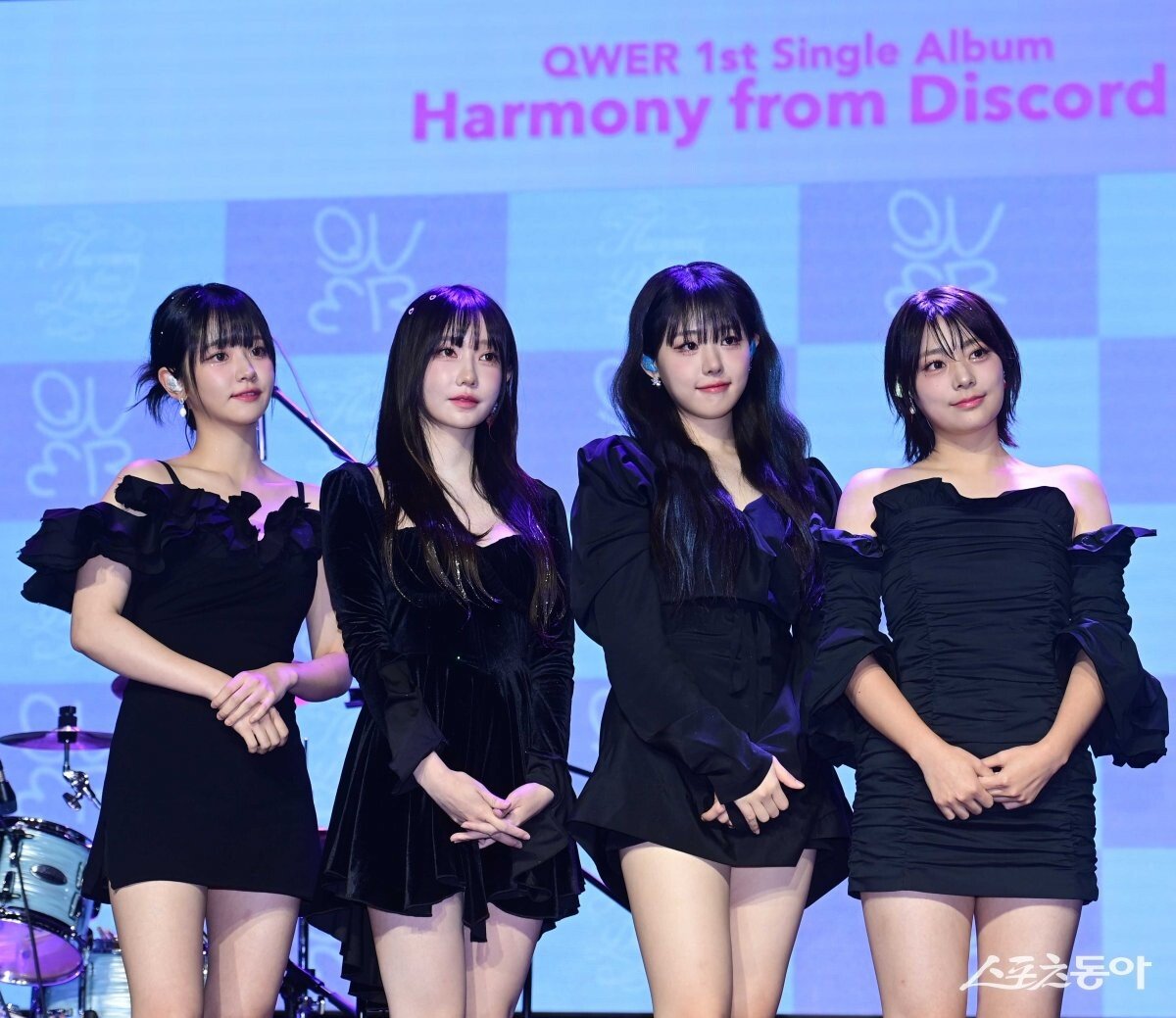 QWER, 긴장한 포토타임 [포토]｜스포츠동아