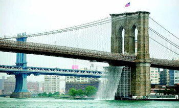 NYC Gets Artificial Waterfall on Brooklyn Bridge | The DONG-A ILBO