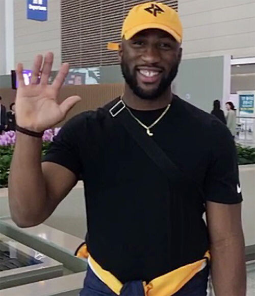 Mel Rojas of KT Wiz left for the U.S. | The DONG-A ILBO