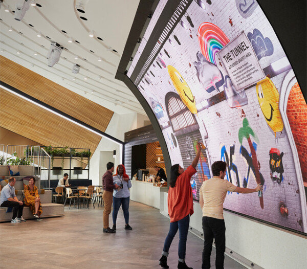 Samsung opens new ‘experience space’ in King's Cross, London | The DONG ...