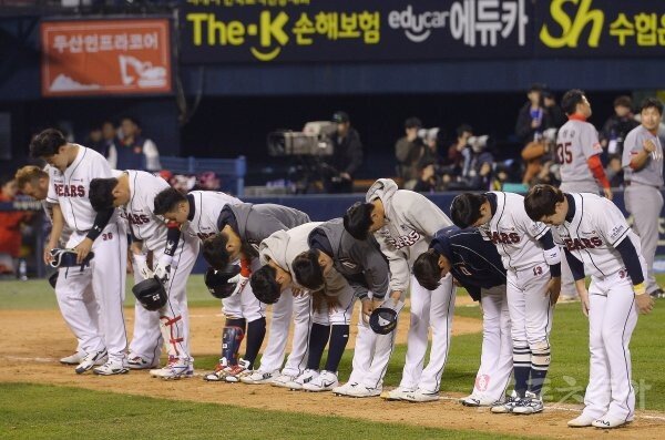 두산베어스, 한국시리즈 2차전 선발 라인업 발표 ‘1차전과 동일’ : MLBPARK