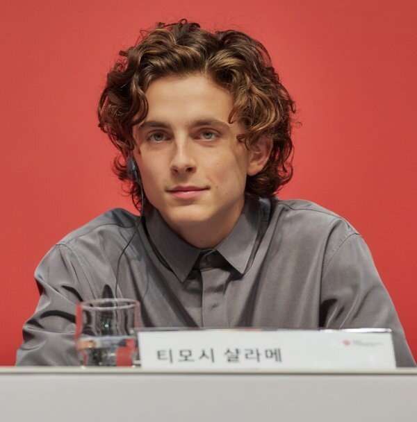 [24th BIFF] ‘더 킹 : 헨리 5세’ 티모시 샬라메 “미국인으로서 영국 왕 역은 도전적” : 스포츠동아