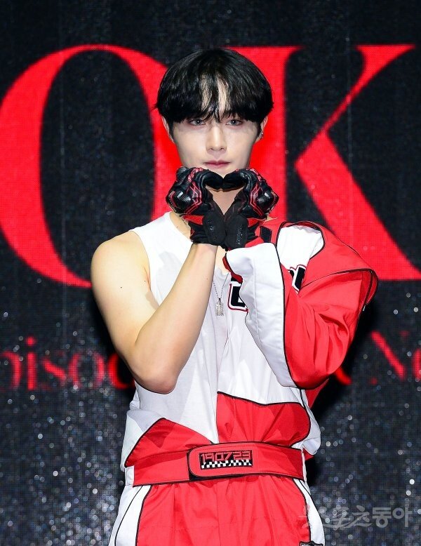 CIX 현석, 사랑스러운 하트~ [포토]｜스포츠동아