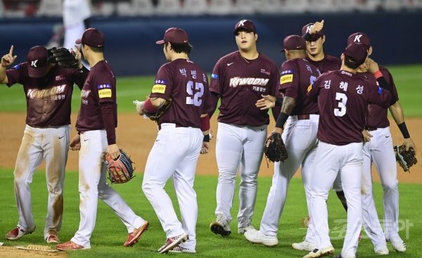 키움, 두산 8-5로 잡고 2위를 향하여! : MLBPARK