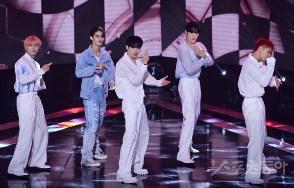 CIX ‘사전 녹화에도 열정적으로’ [포토]｜스포츠동아