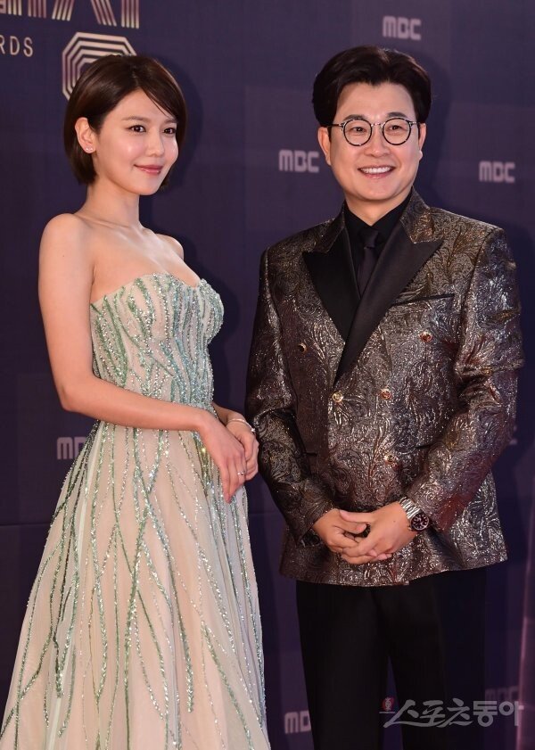 최수영-김성주, MBC 연기대상 2MC (2022 MBC 연기대상)[포토]｜스포츠동아