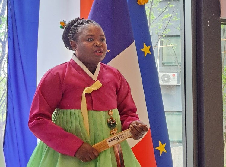 Pansori from an African-French singer | The DONG-A ILBO