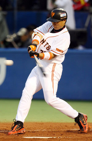 Can Lee Become Japan s Home Run King? | The DONG-A ILBO
