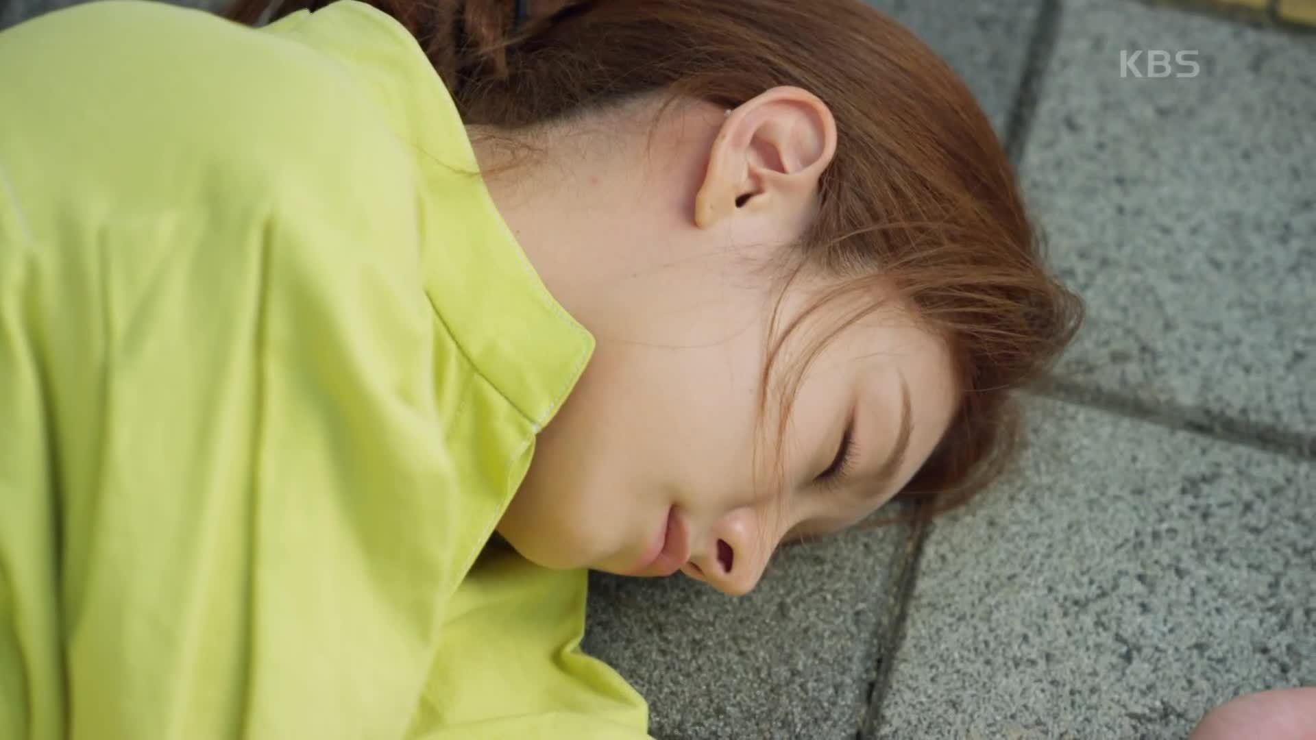 두통이 점점 심해지는 차민지... 걷던 도중 쓰러지고 마는데! | KBS 220921 방송 : VODA