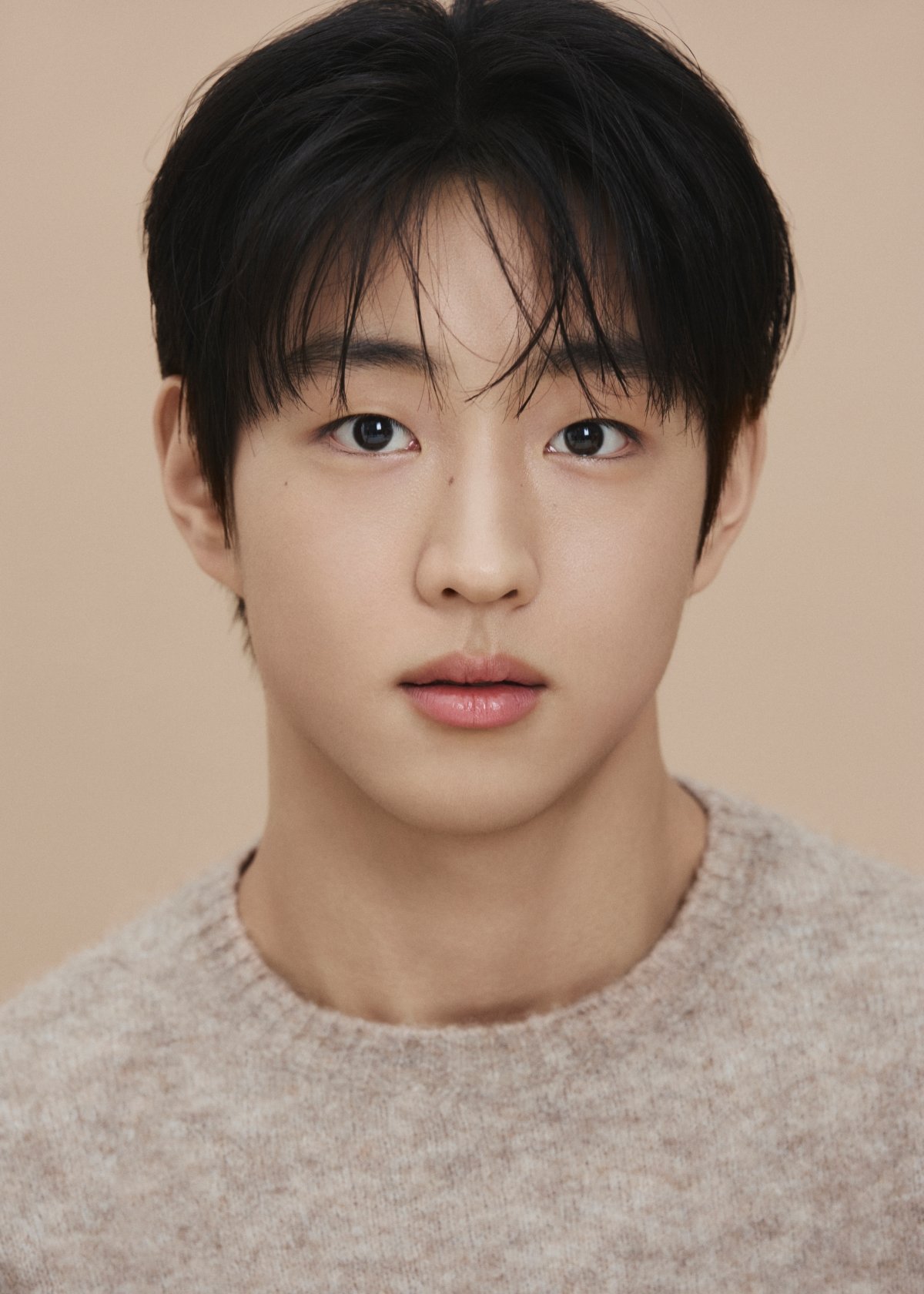 ‘185cm handsome rookie’ Heo Jun-seo, Shin Min-a♥Kim Woo-bin become a ...