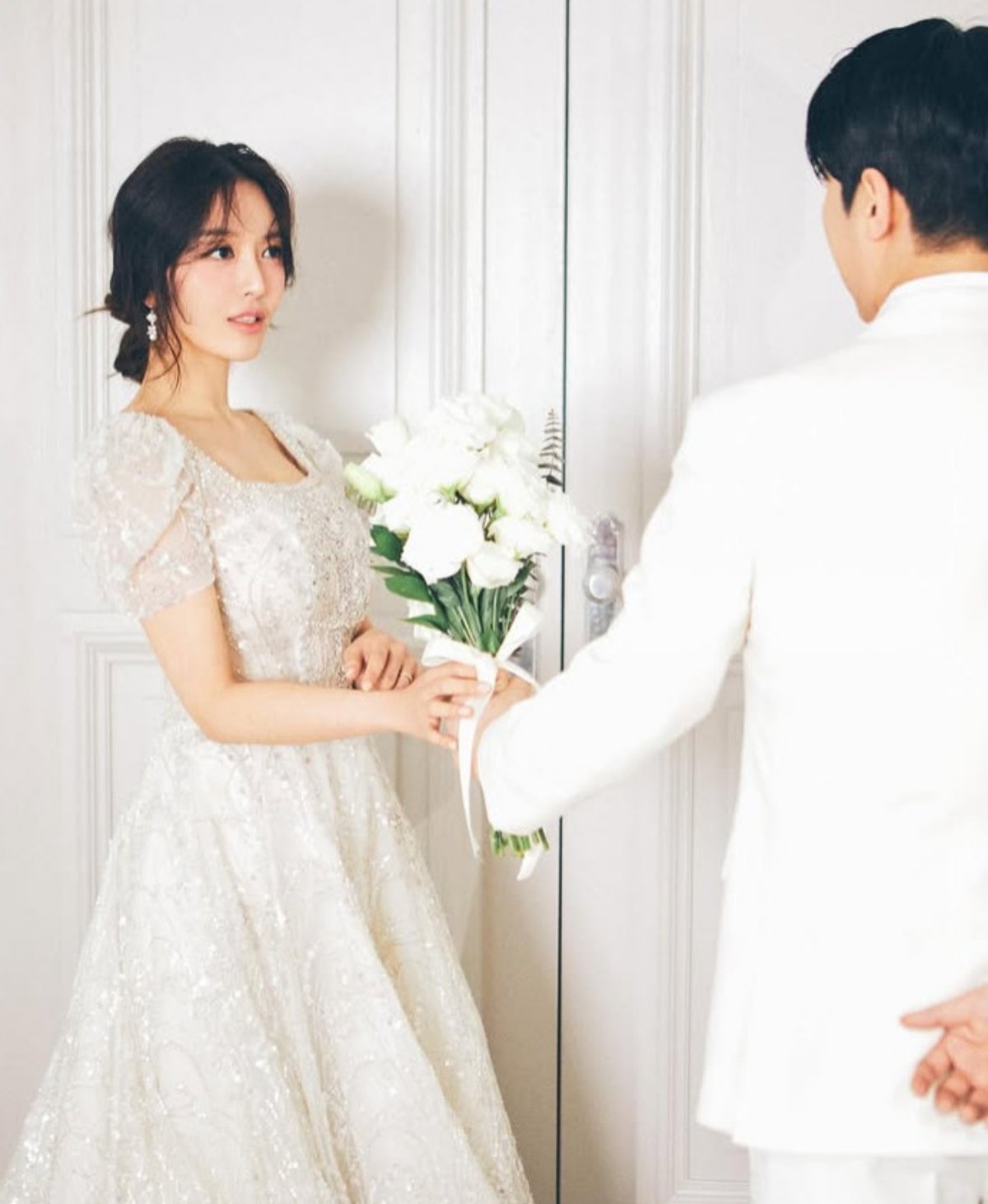 AOA’s Dohwa to get married in June, “Affectionate groom-to-be”…Wedding pictorial released[Full ...