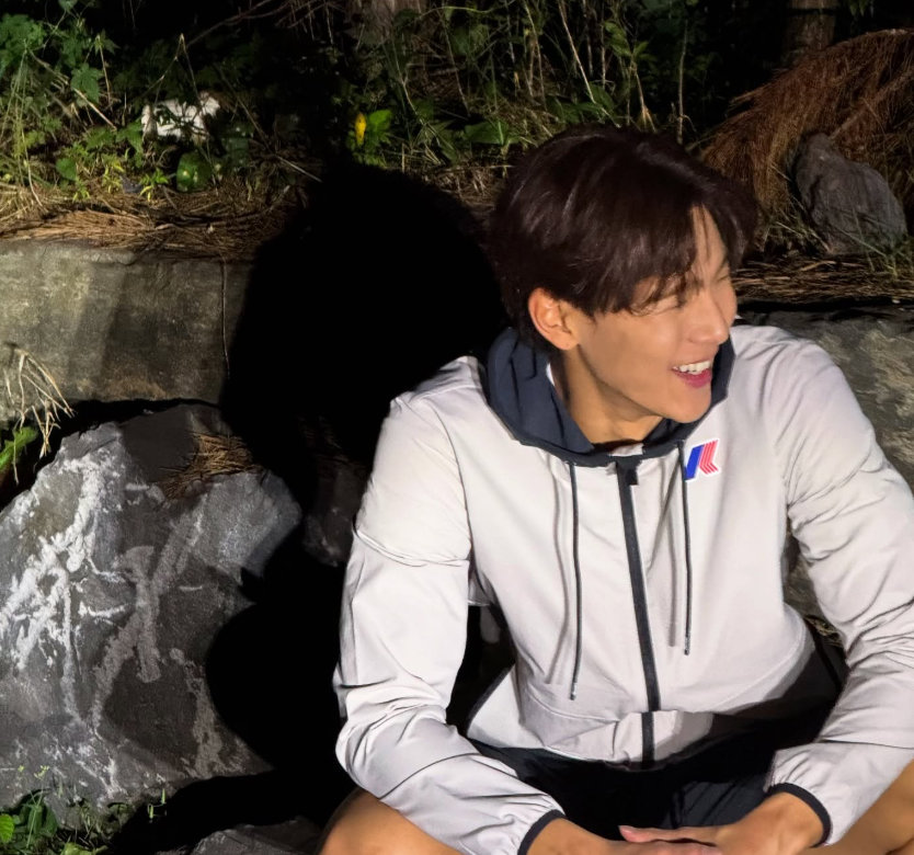 Monsta X’s Shownu, full of boyfriend beauty in sporty look…firm ...