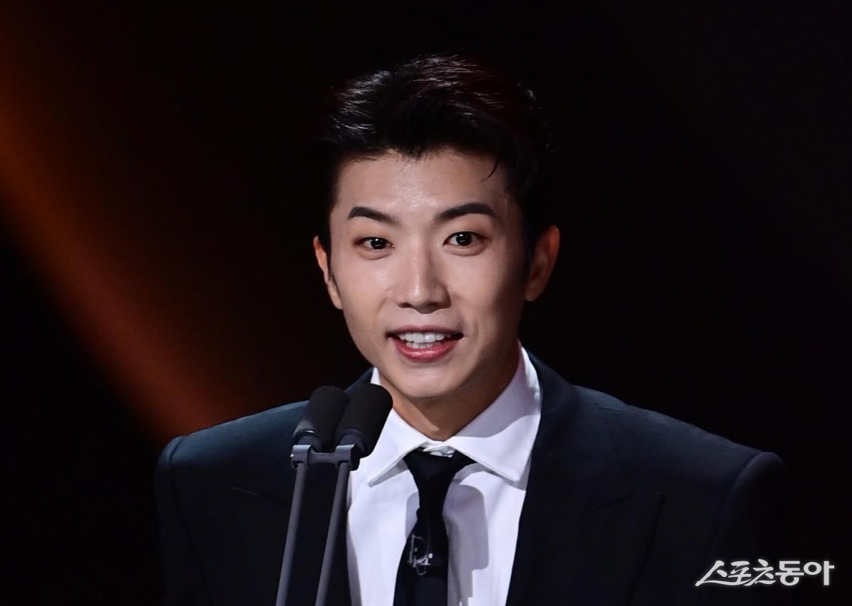 Jang Wooyoung’s June Solo Comeback, Digital Single Moving Poster Also ...