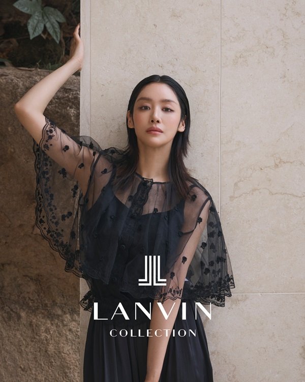 Lanvin Collection presents a mid-season pictorial with Cha Joo-young ...