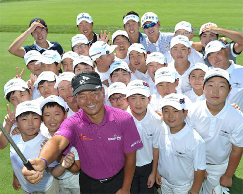 우승땐 3억원+PGA 2번 출전… ‘KPGA의 로또’ : 비즈N