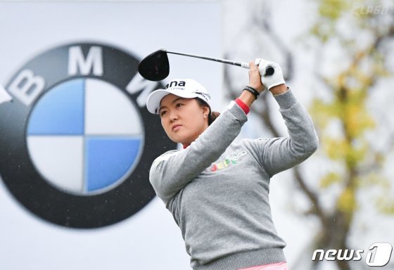 이민지, LPGA BMW 챔피언십 1R 단독 선두…고진영·이정은6 공동 2위 : 비즈N