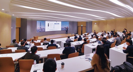 [DBR]그룹 혁신은 HR 혁신에서 시작… 직무 중심 평가 보상도 : 비즈N