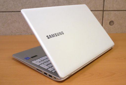 [리뷰] 브로드웰 품은 `신상` 삼성 노트북5 NT500R5K｜스포츠동아