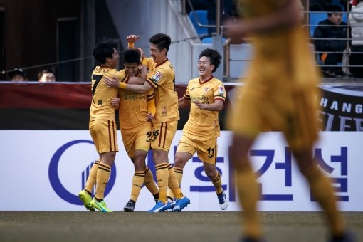 광주FC 정조국, K리그 클래식 1R MVP “광주 공격 선봉장”｜스포츠동아