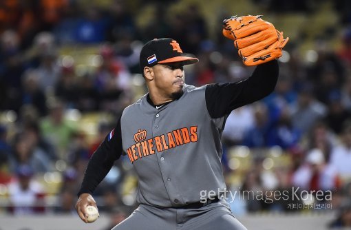 ‘WBC 호투’ 저젠스, ML 복귀 타진… LAD와 마이너 계약 : MLBPARK