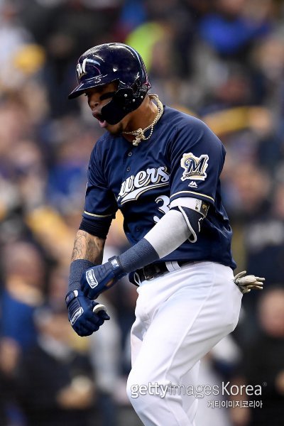 MIL 아르시아, 2G 연속 대포… 4-0 리드 : MLBPARK