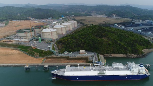 GS건설, 세계적 디지털 엔지니어링 기술 도입으로 LNG 수입터미널 경쟁력 강화｜스포츠동아