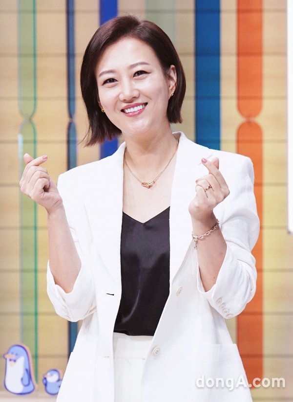 장윤정, 손하트 발사~ (물 건너온 아빠들)[DA포토]｜스포츠동아