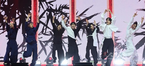 ATBO, 화려한 컴백 쇼케이스 [포토]｜스포츠동아