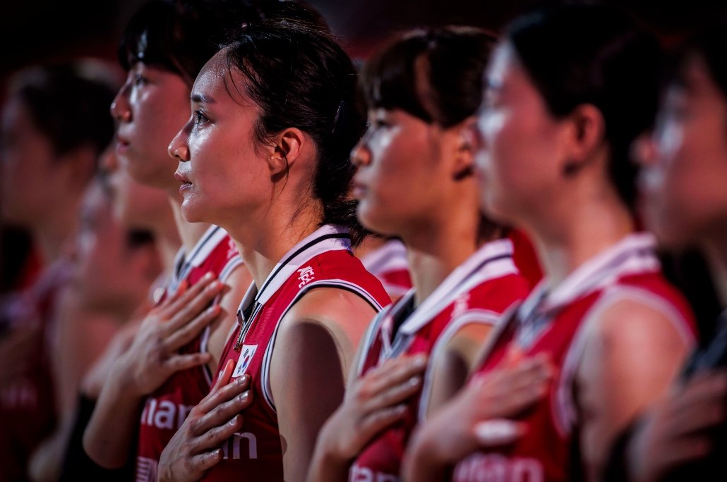여자 배구, 일본에 0-3 완패 ‘VNL 6연패-최하위 수모’｜스포츠동아