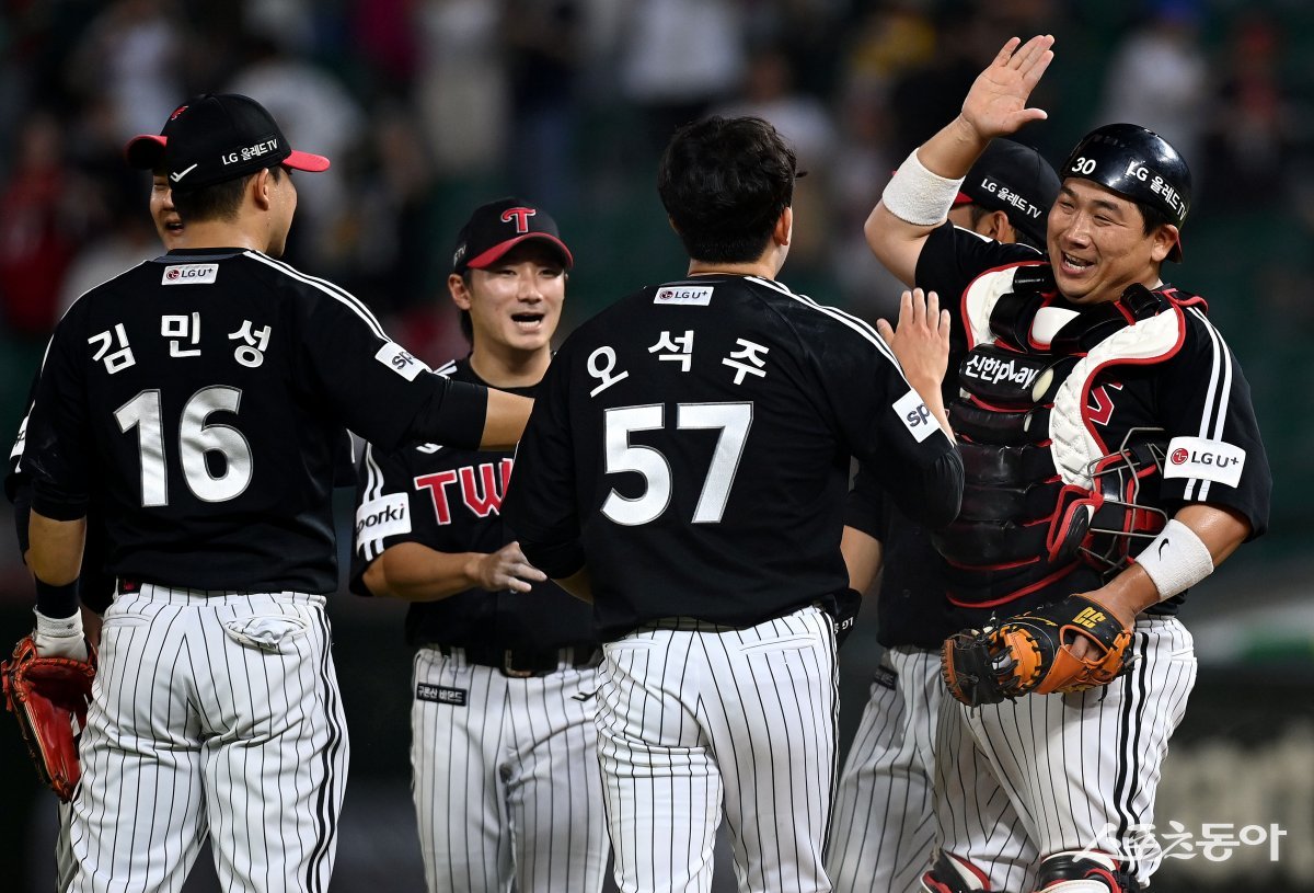 LG, SSG를 상대로 14-0 대승! [포토]｜스포츠동아