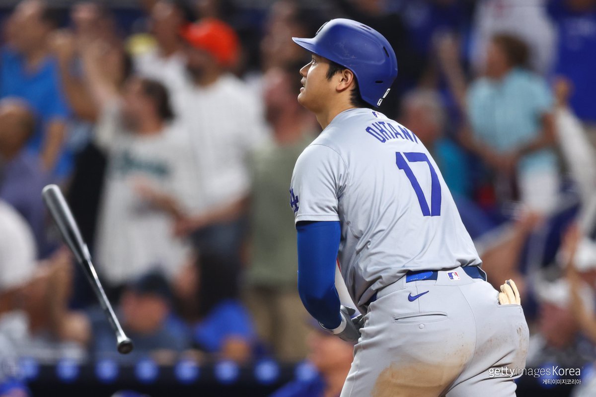 ‘최초의 사나이’ 오타니, ML 첫 50홈런-50도루 달성 : MLBPARK