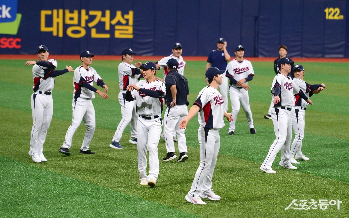 야구대표팀, 고척돔에서 첫 훈련 시작 : MLBPARK