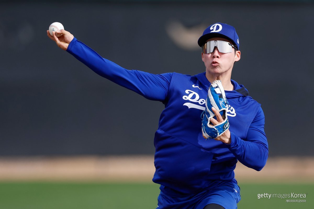 ‘느낌 좋다’ 김혜성, 첫 시범경기서 볼넷X안정된 수비 : MLBPARK