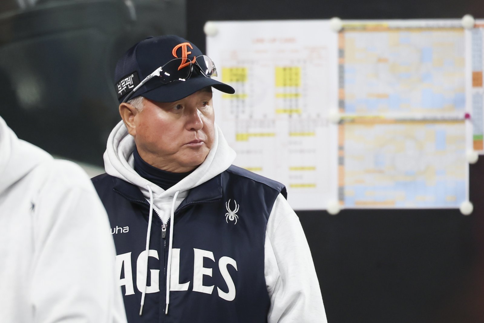 ‘PO 탈락’ 삼성과는 완전히 다른 온도 차, ‘용두사미’로 끝난 한화의 가을야구｜스포츠동아